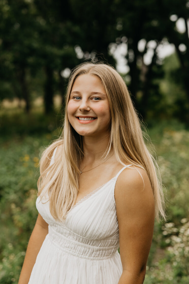 Photos of a Minnehaha Academy Senior | Greta - mycahbain.com