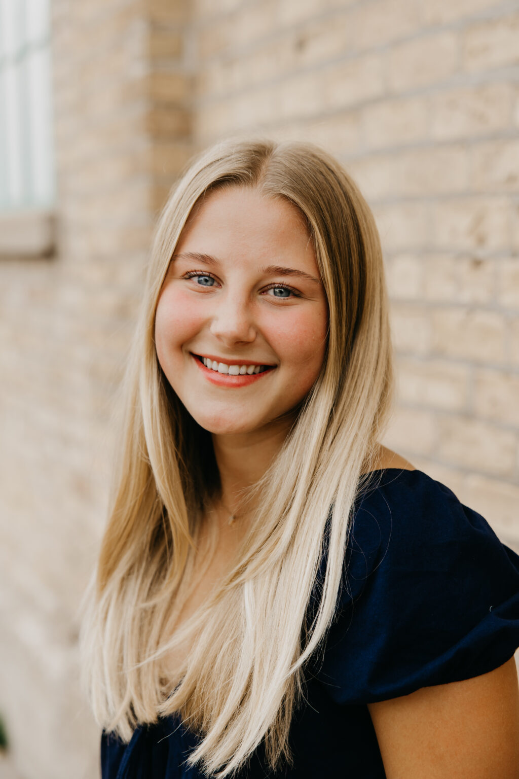 Photos of a Minnehaha Academy Senior | Greta - mycahbain.com