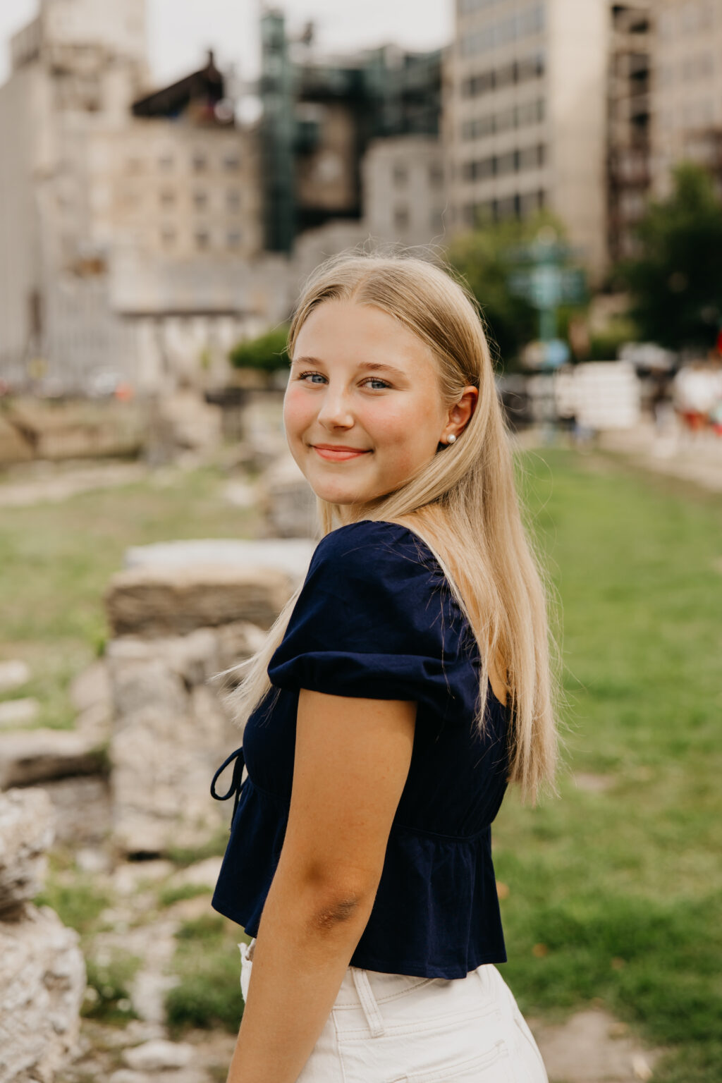 Photos of a Minnehaha Academy Senior | Greta - mycahbain.com