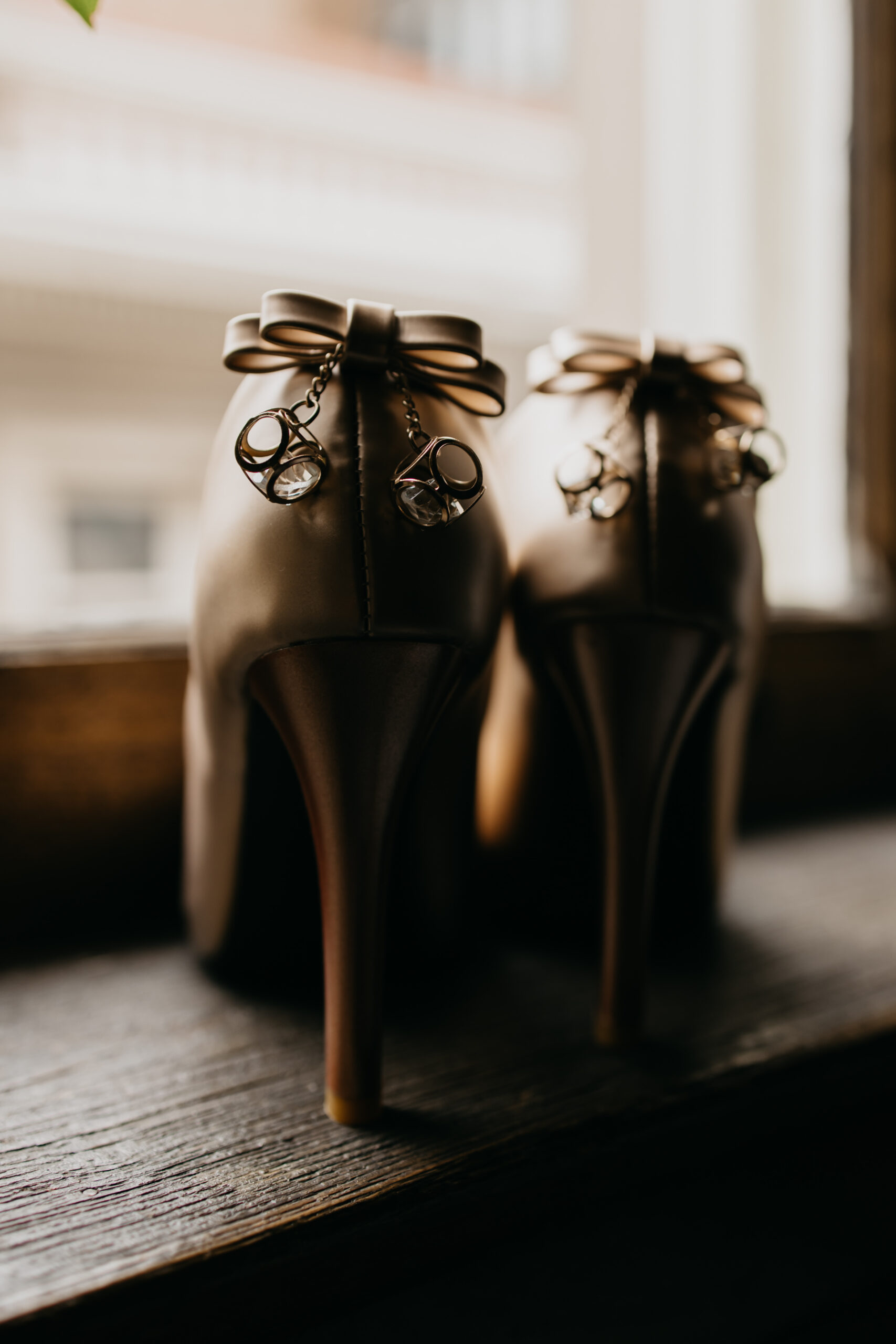 Semple Mansion Wedding of Christina & Andrew - mycahbain.com