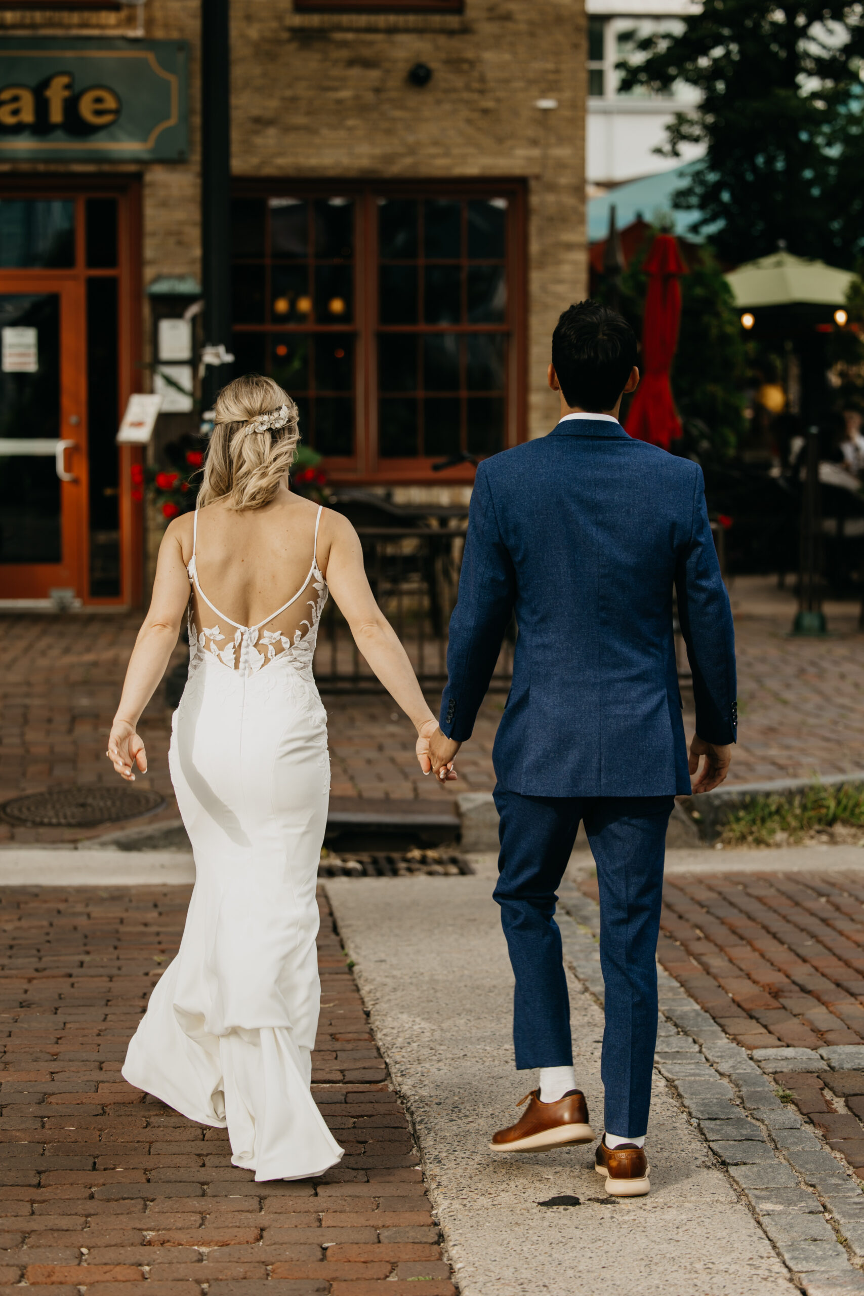 Aster Café Wedding: A Romantic & Intimate Wedding Venue in Minneapolis