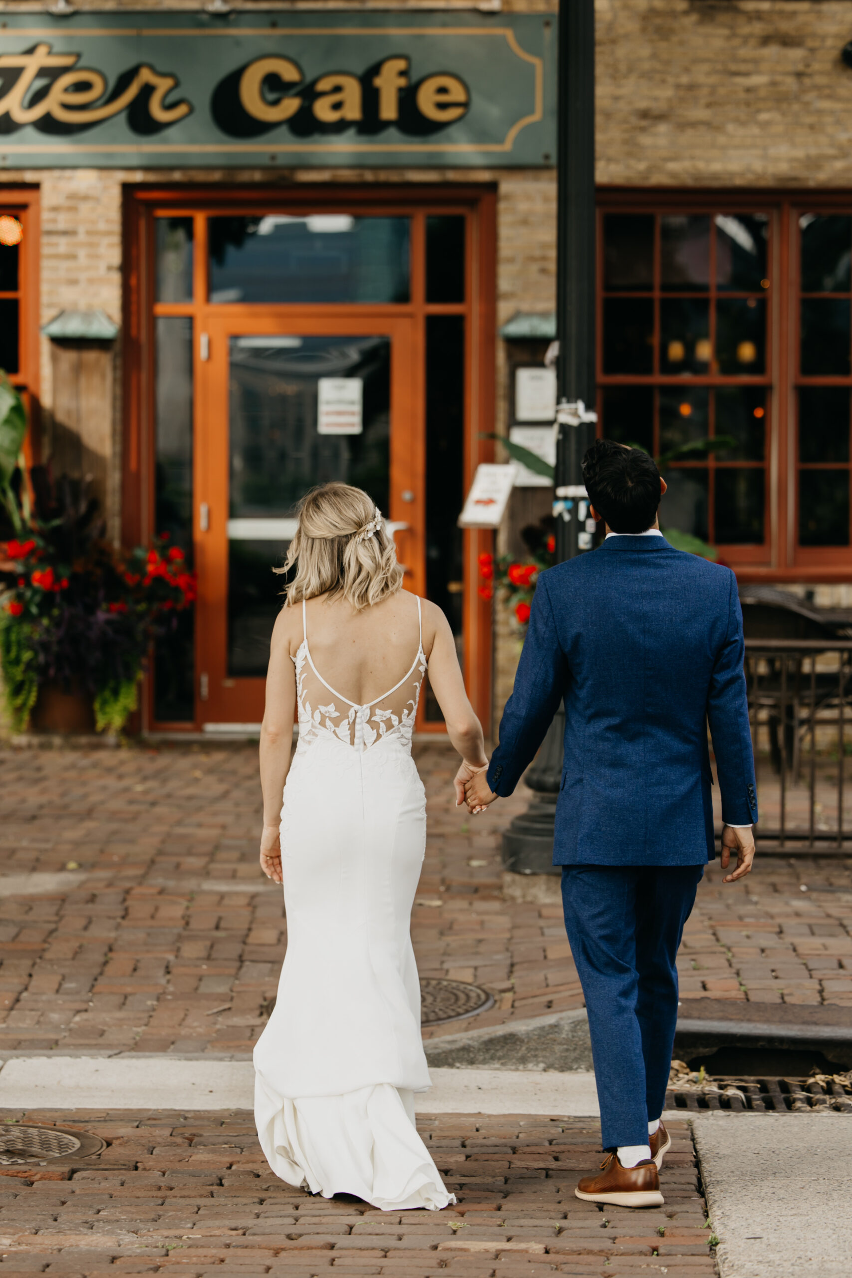 Aster Café Wedding: A Romantic & Intimate Wedding Venue in Minneapolis
