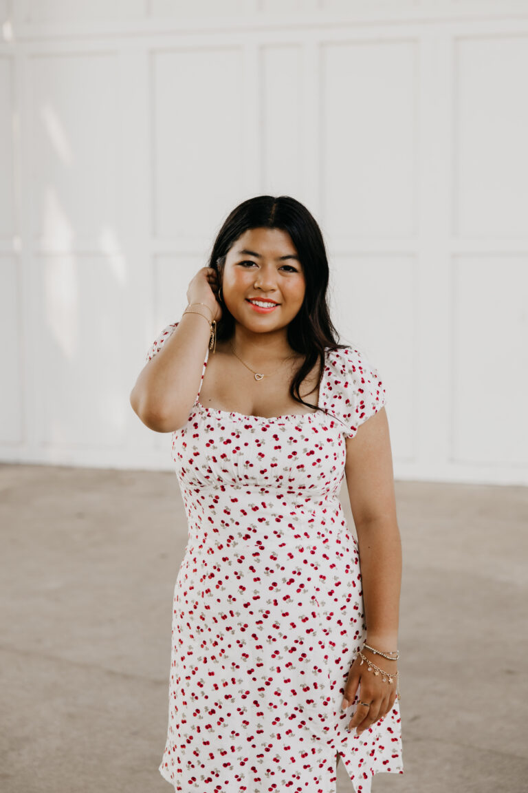 Shakopee High School Senior Photos | Evalyn's Session at Boom Island Park