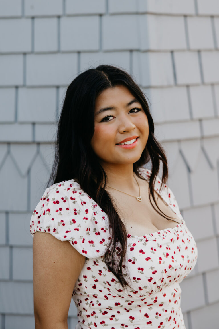 Shakopee High School Senior Photos | Evalyn's Session at Boom Island Park