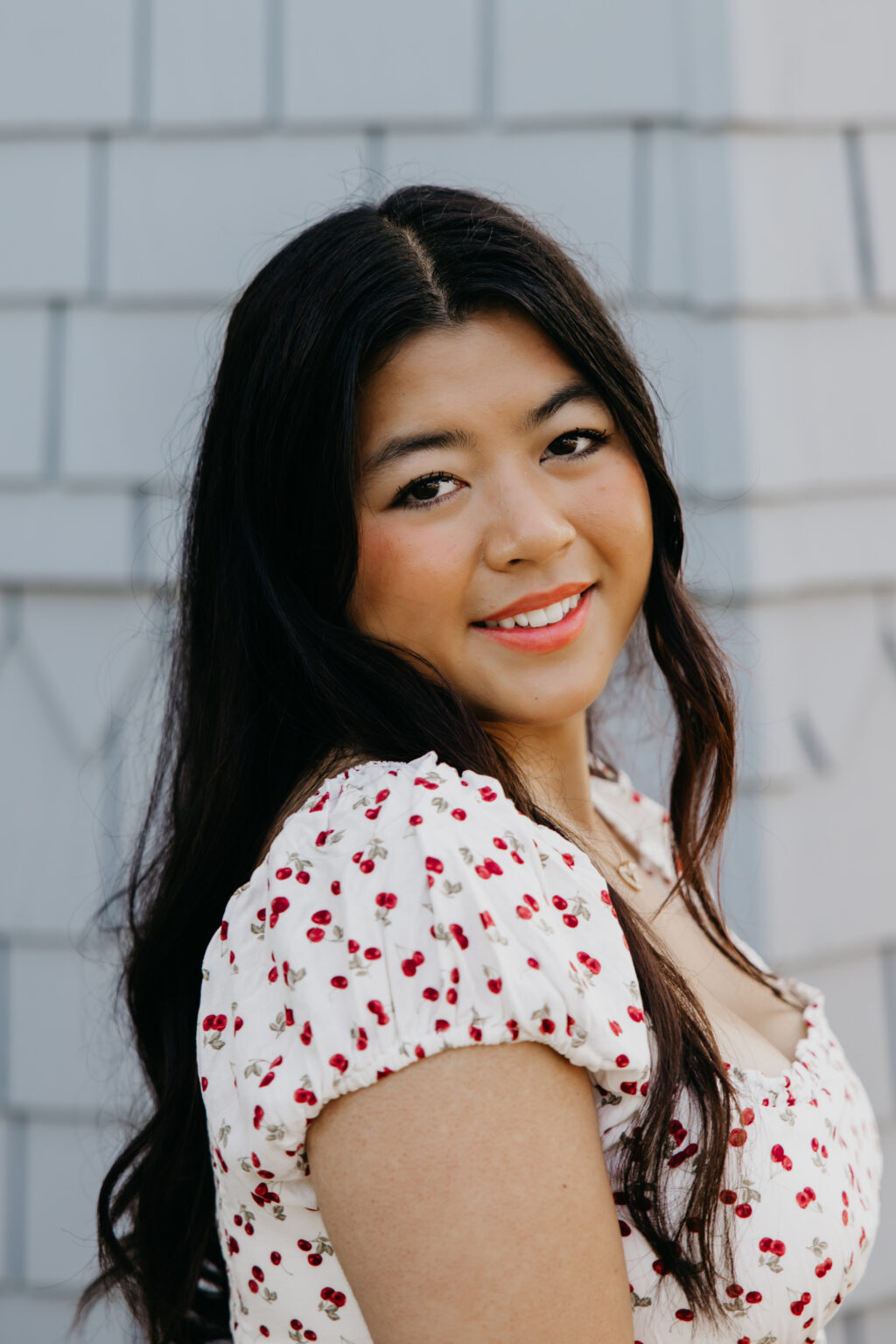 Shakopee High School Senior Photos | Evalyn's Session at Boom Island Park