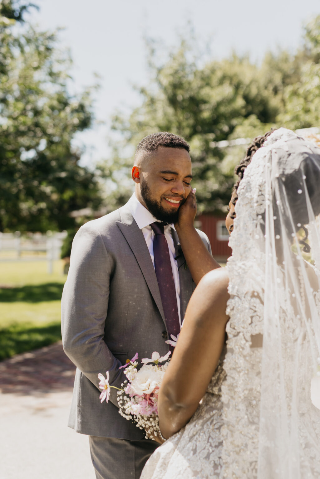 The Magic of First Look Wedding Photos: Should You Have One?